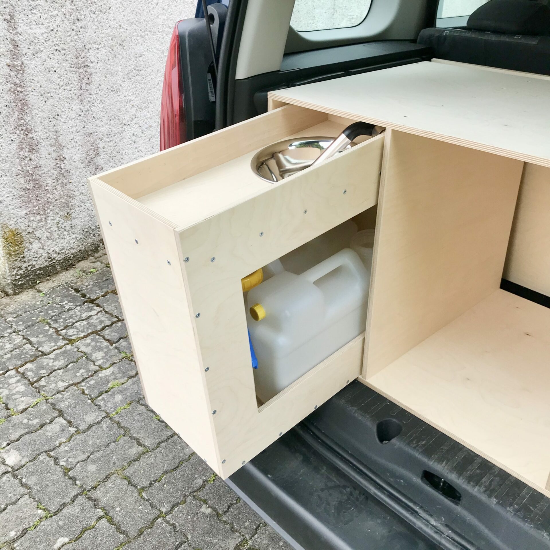 Unsere Peugeot Rifter DIY Campingbox: Die Bauphase von der Platte zur ...