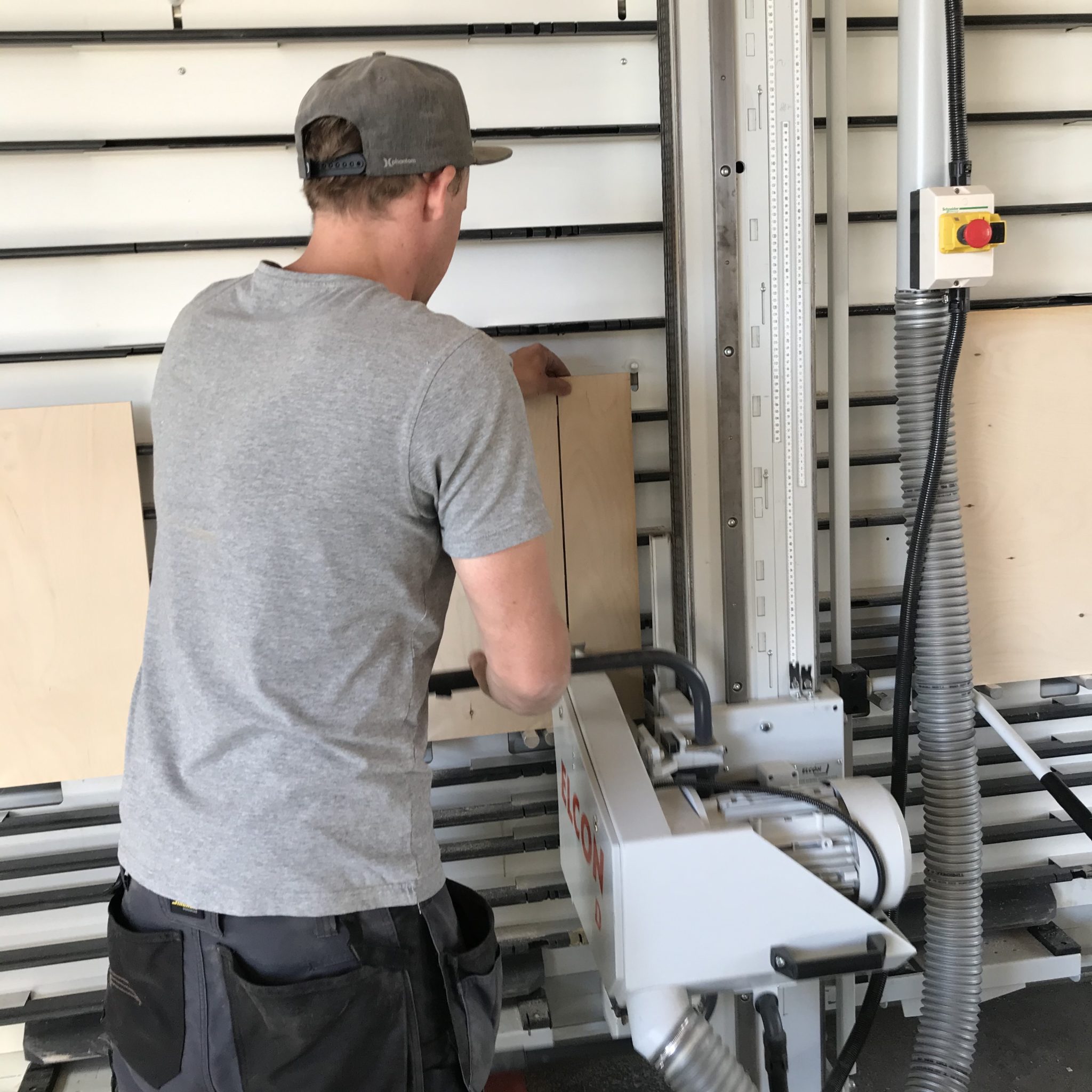 Unsere Peugeot Rifter DIY Campingbox: Die Bauphase von der Platte zur ...