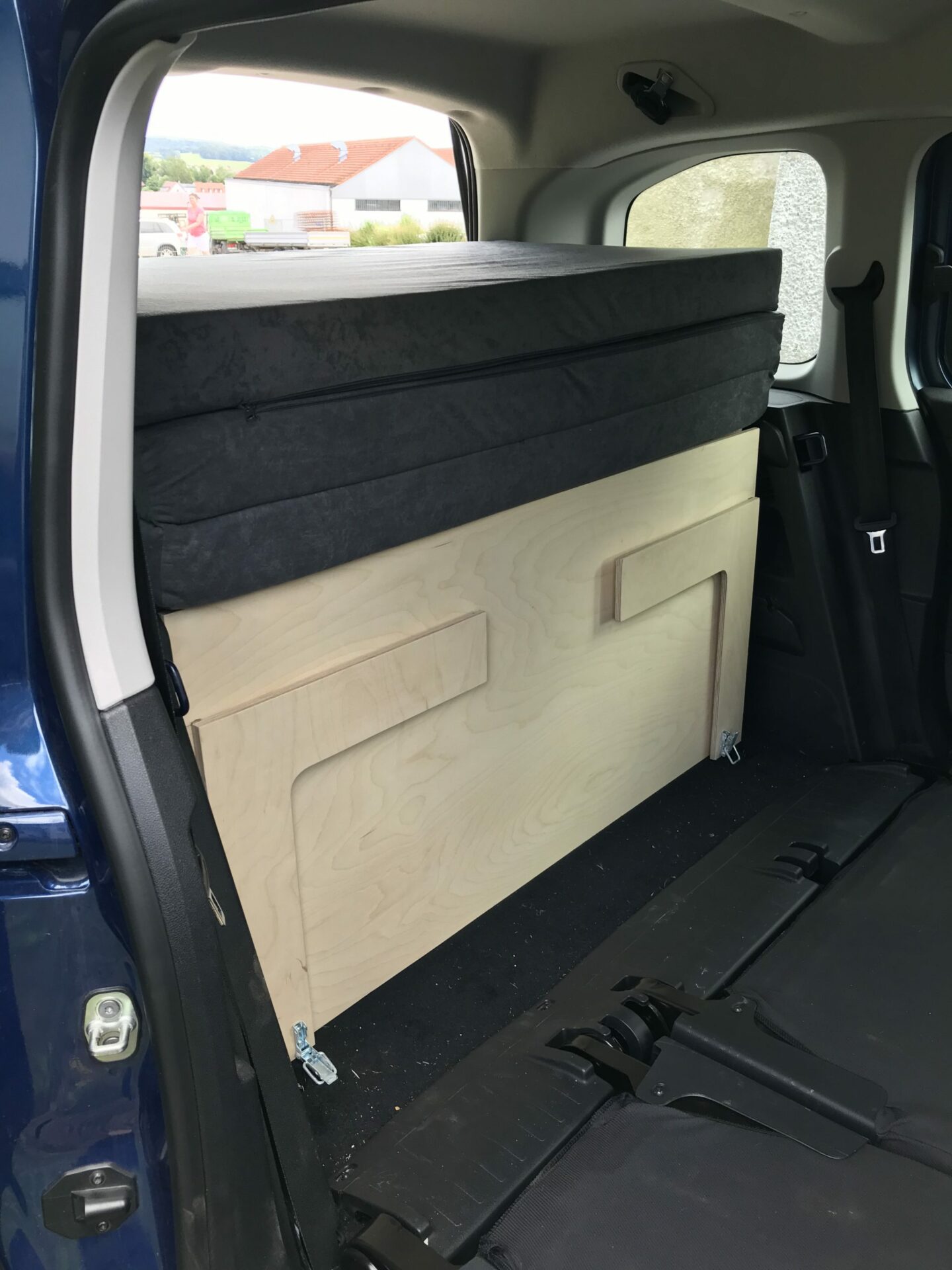 Unsere Peugeot Rifter DIY Campingbox: Die Bauphase von der Platte zur ...