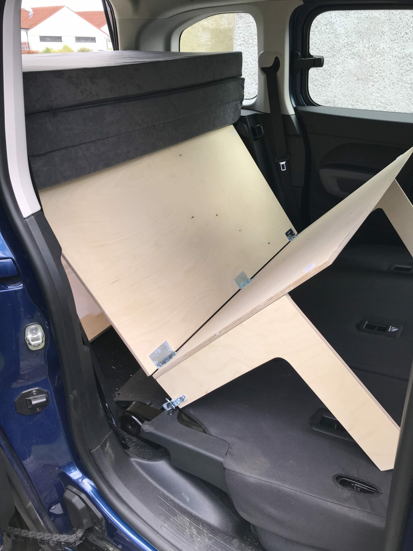 Unsere Peugeot Rifter DIY Campingbox: Die Bauphase von der Platte zur ...