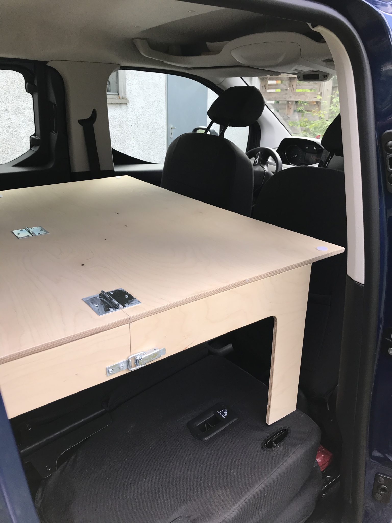 Unsere Peugeot Rifter DIY Campingbox: Die Bauphase von der Platte zur ...