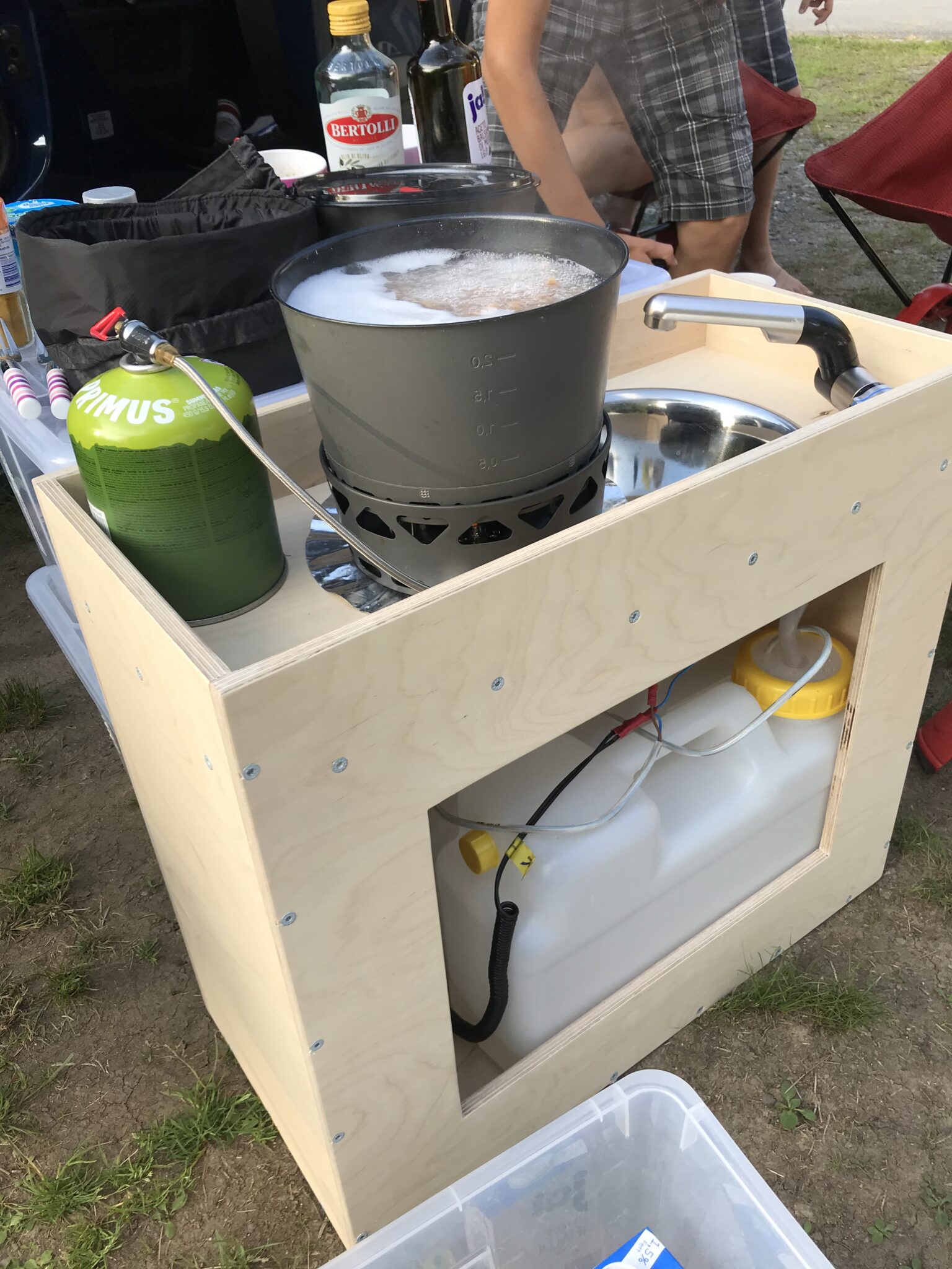 Unsere DIY Küchenbox – Camping mit dem Hochdachkombi